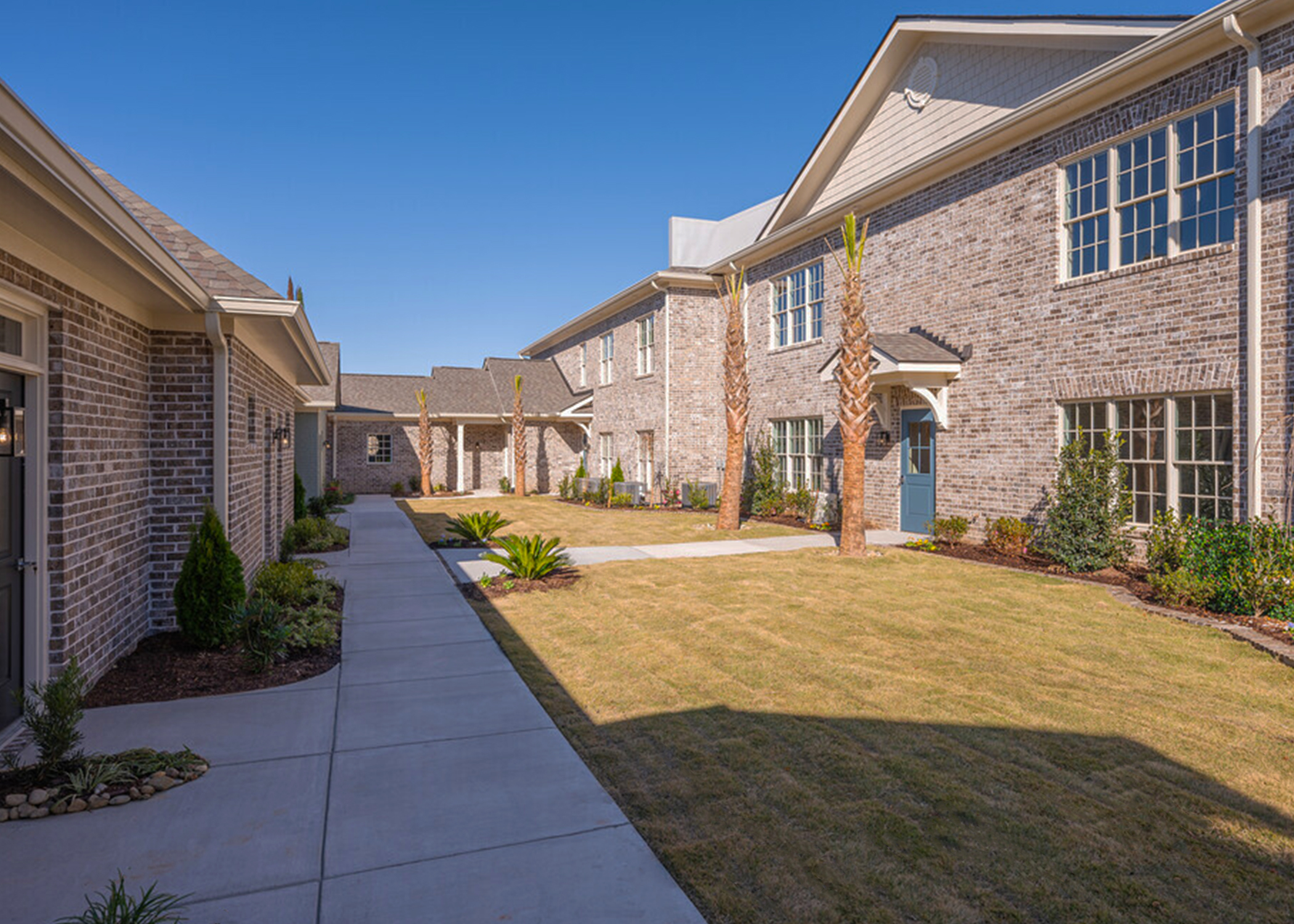 Courtyard – Village Apartments